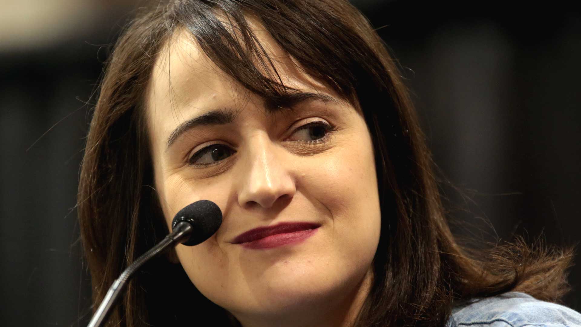 Remember the Little Girl From Matilda? Here’s What Mara Wilson Looks ...